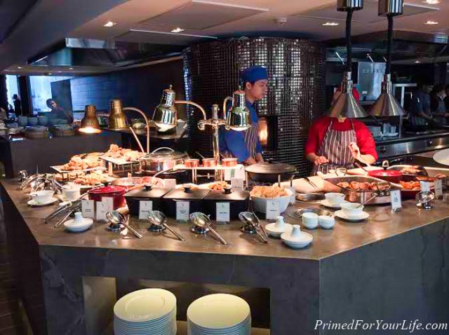 The SECRET To BUFFET Eating Without Getting FAT - When In Manila