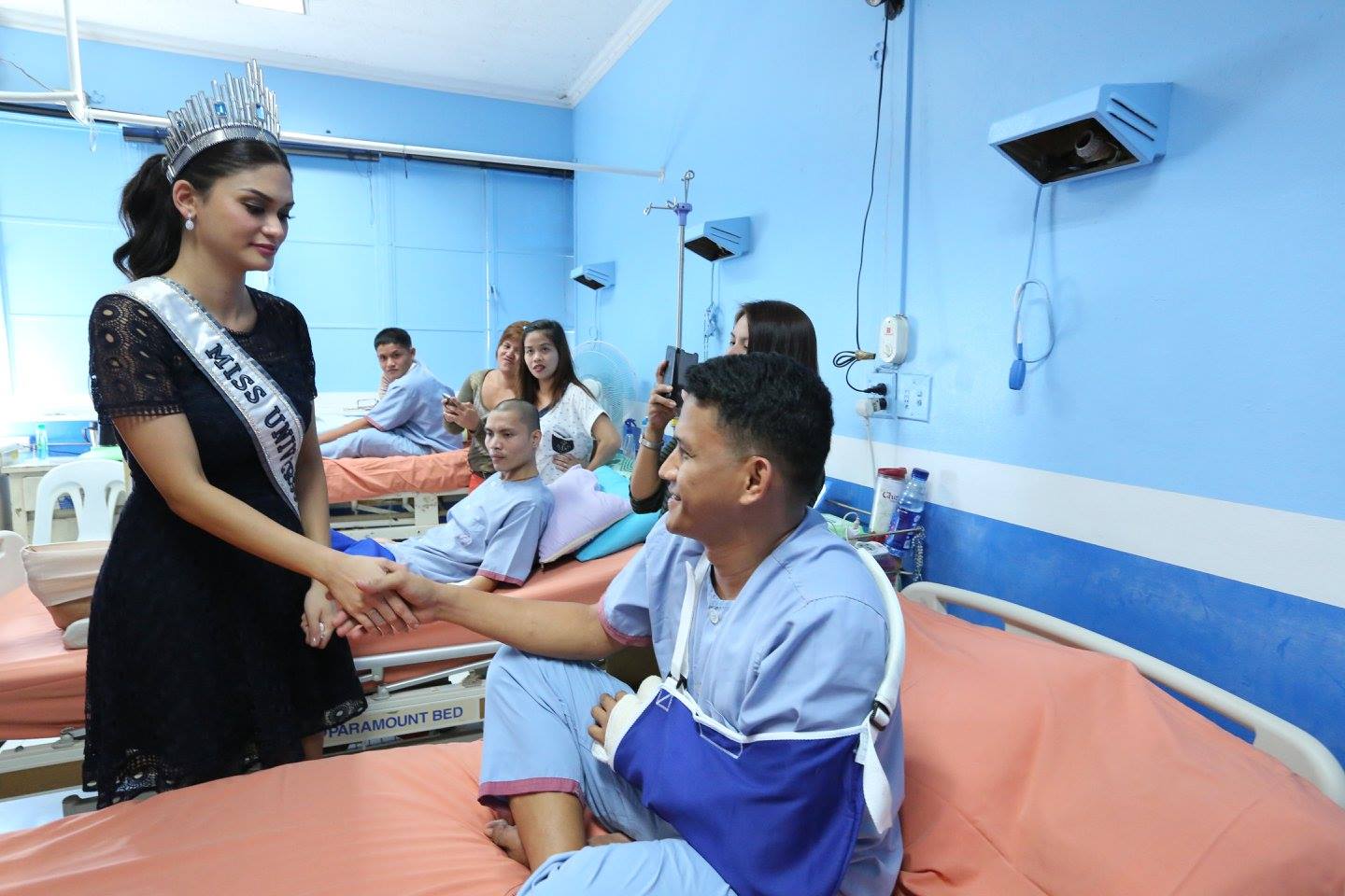 IN PHOTOS: Miss Universe 2015 Pia Wurtzbach Visited Wounded Soldiers at ...