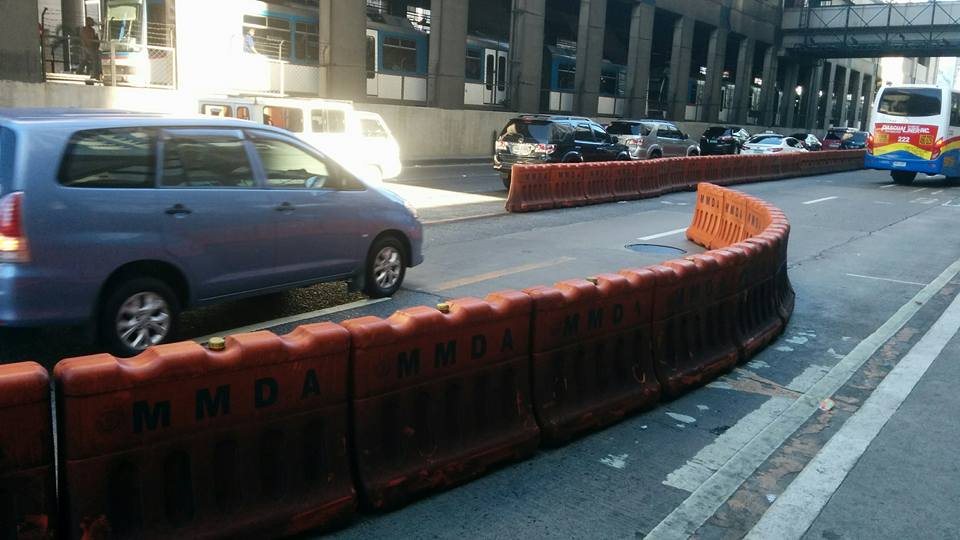 LOOK: Netizen Shares Photos of How "Cheap" MMDA Barriers Are in EDSA ...