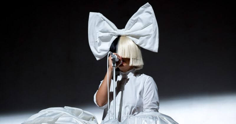 ENTERTAINMENT: Sia Took Off Her Wig and She Is Gorgeous! - When In Manila