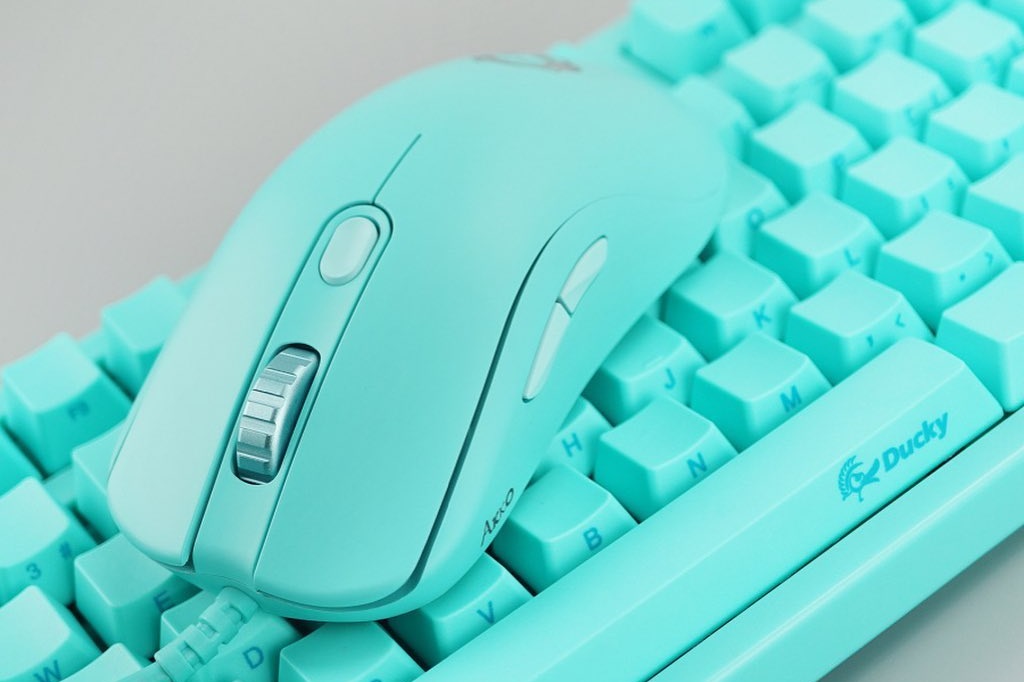 WINTER IS COMING: This ice blue gaming bundle is so cool (and we need ...