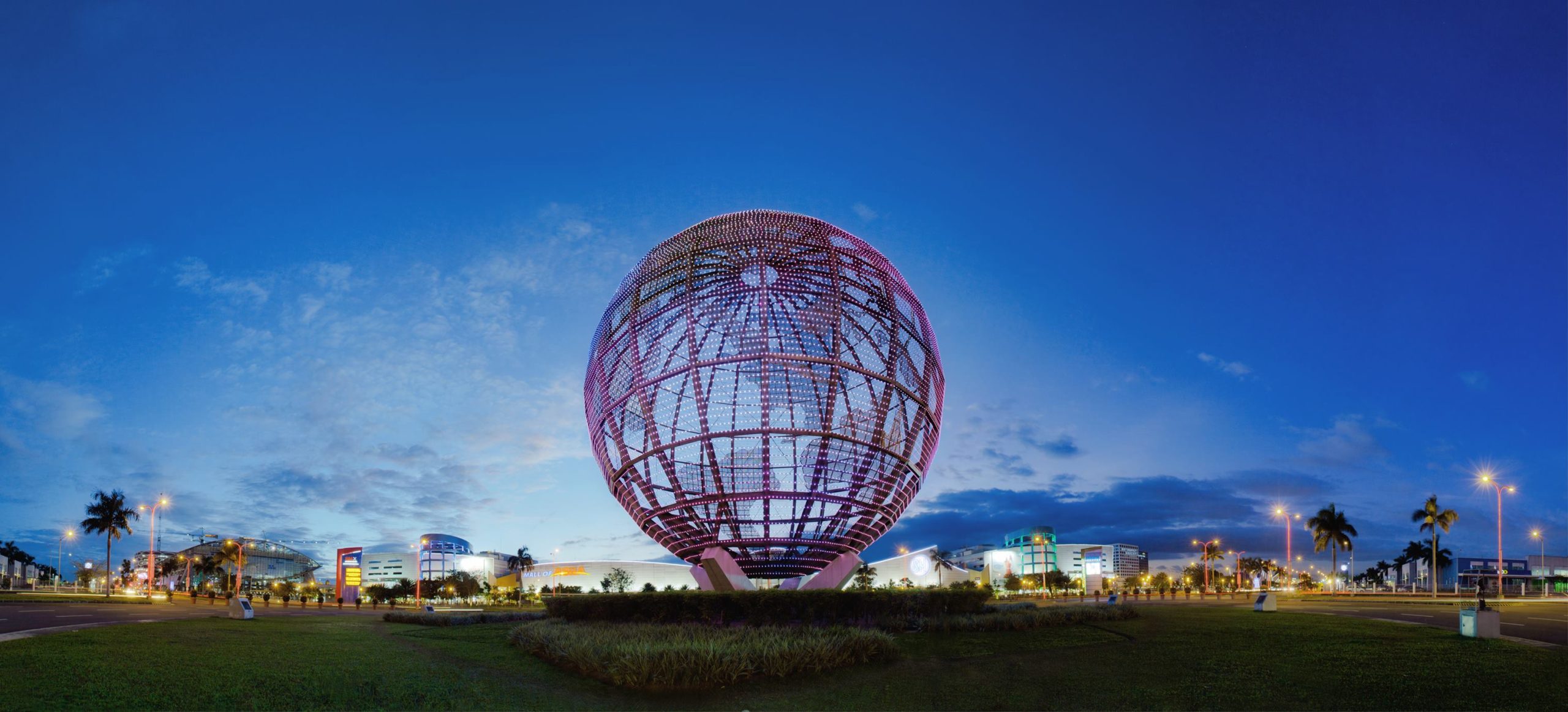 Culprit Revealed: The MOA Globe Is Back! - When In Manila
