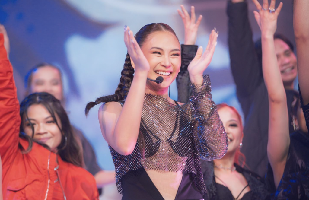 WATCH: Sarah Geronimo Performs ”Sa Iyo” on Her 20th Anniversary Concert ...
