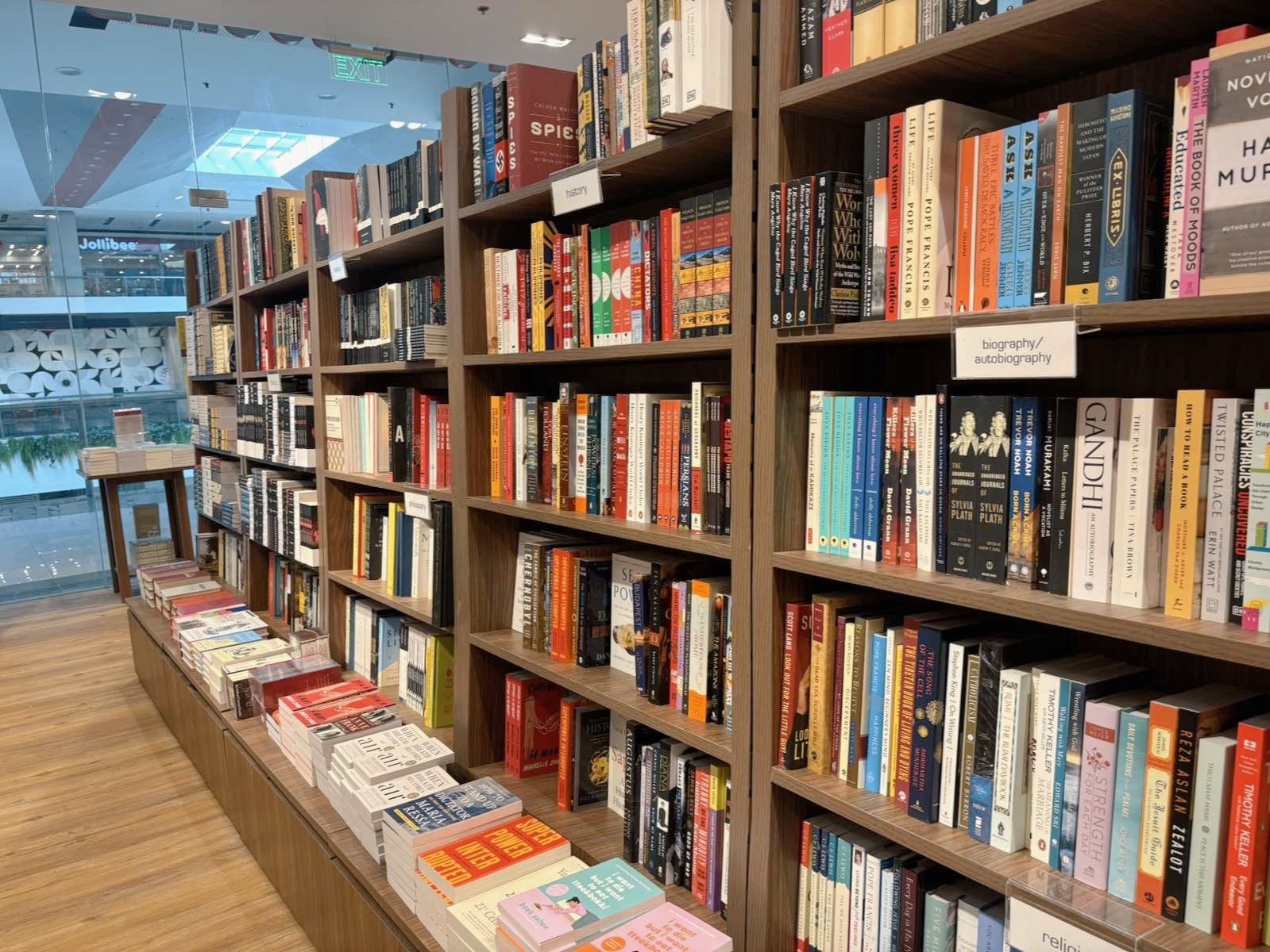 IN PHOTOS: This Is What the Second Fully Booked Store in Davao City ...